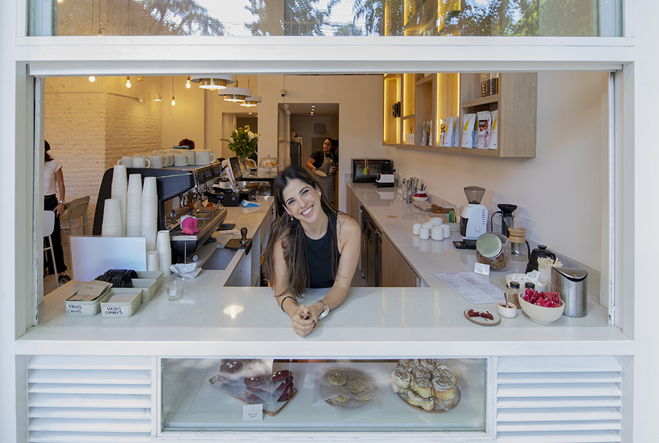 Cande Molfese para su cafeteria Borja Cafe eligió cuarzo europeo ...